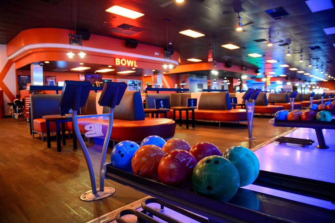 Bowlero Eden Prairie - Eden Prairie, MN - Party Venue