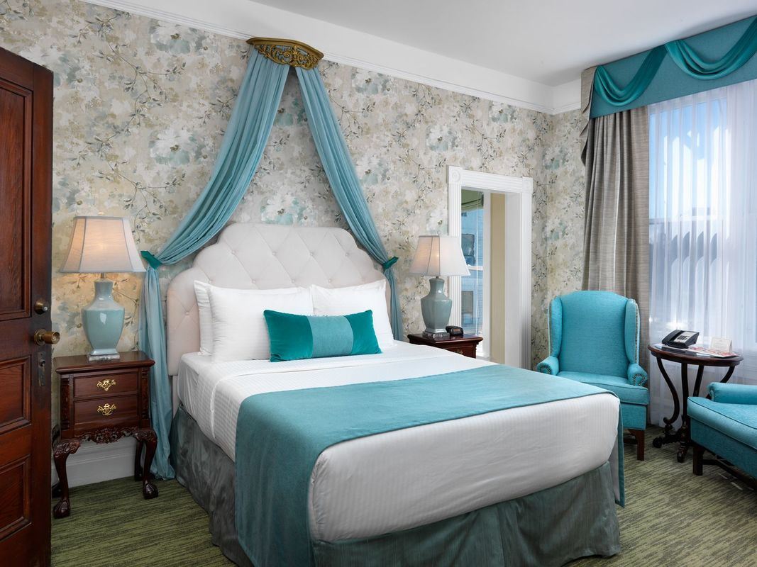 Pendray Inn and Tea House - Victoria, BC - Wedding Venue