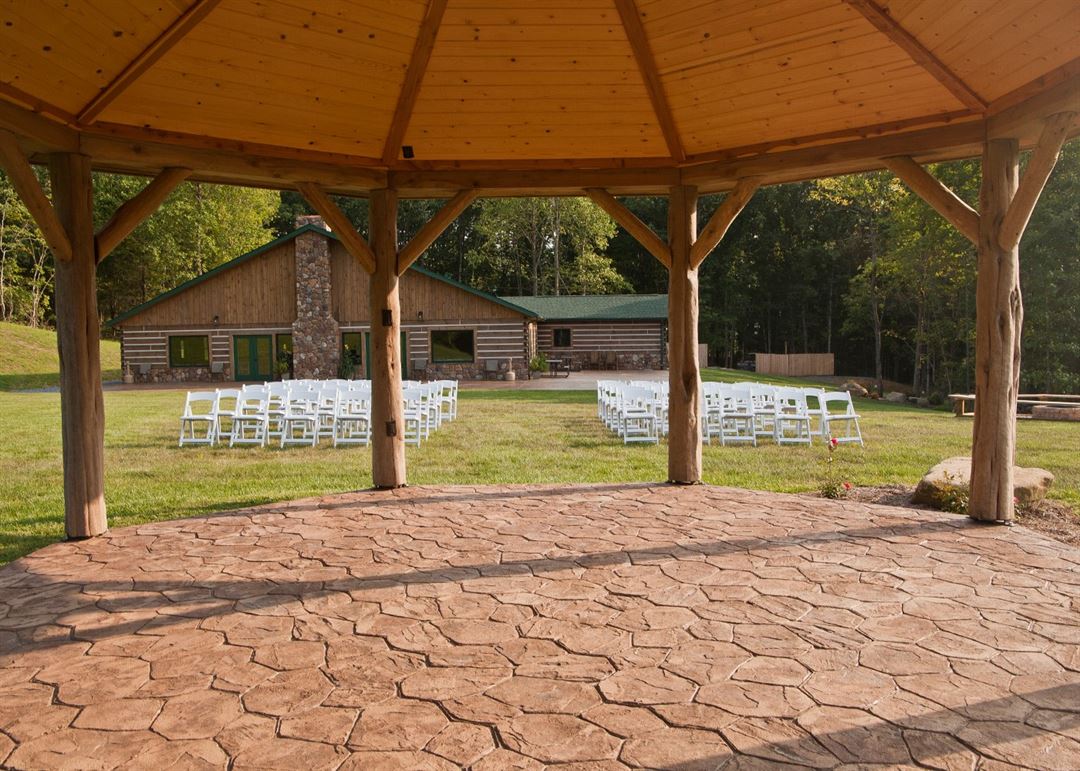 Brenwood Lake Weddings - Stanley, VA - Wedding Venue