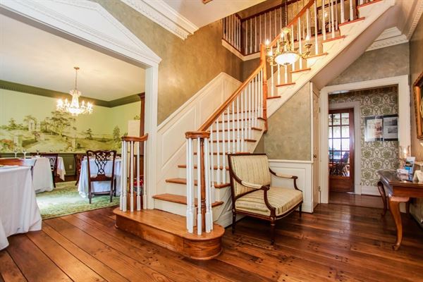 The Virginia Cliffe Inn - Glen Allen, VA - Wedding Venue