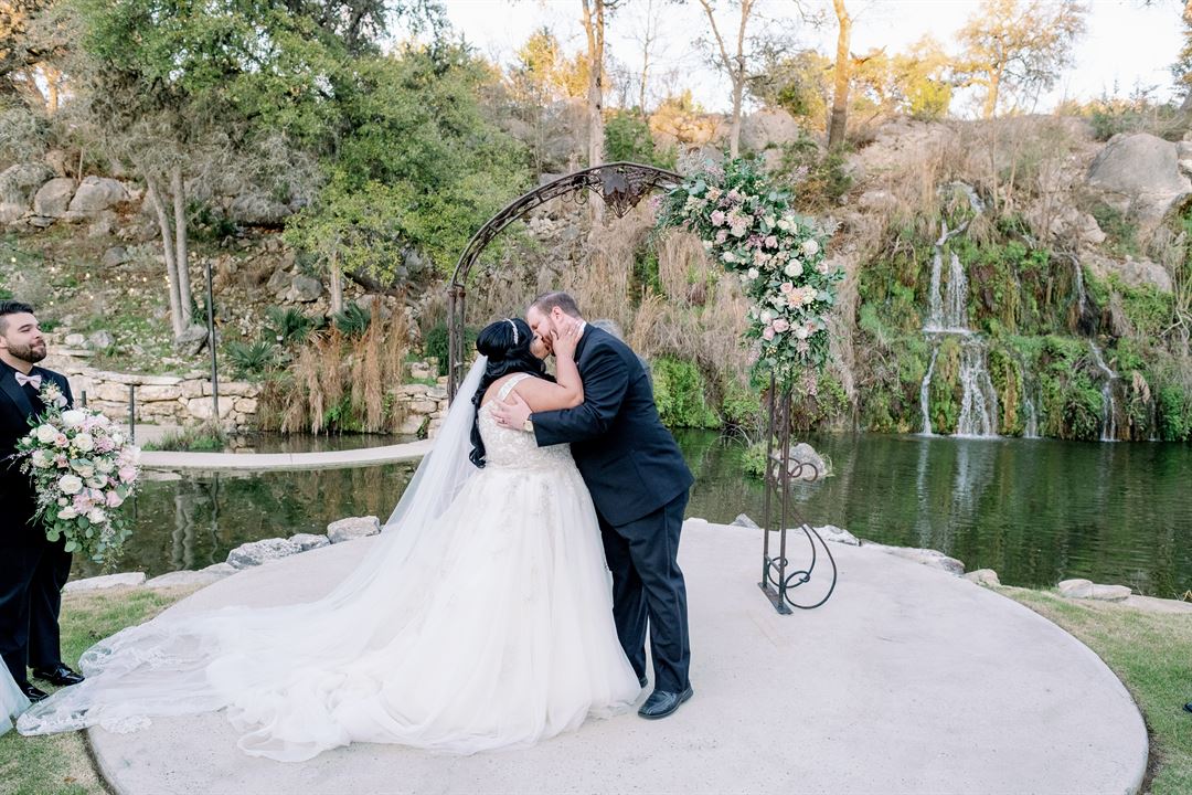 Hidden Falls - Spring Branch, TX - Wedding Venue