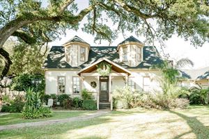 Oak Tree Manor Weddings - Spring, TX - Wedding Venue