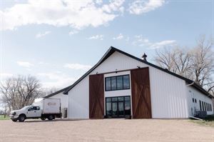 Lone Oak Farm Event Venue LLC - Ayr, ND - Wedding Venue