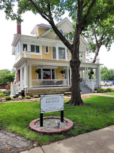 Governor's Row House - Topeka, KS - Wedding Venue