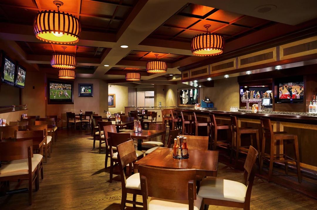 Sheraton Springfield Monarch Place Hotel - Springfield, MA - Wedding Venue