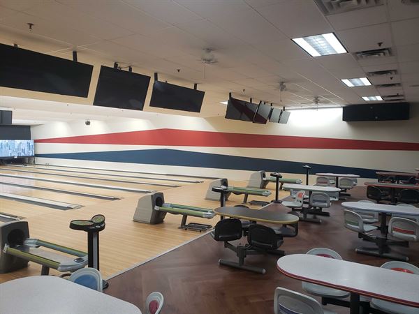 The Mermaid Event & Entertainment Center - Saint Paul, MN - Wedding Venue