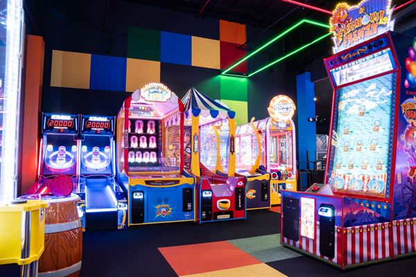 Twisted Pin - Plainfield, IL - Party Venue