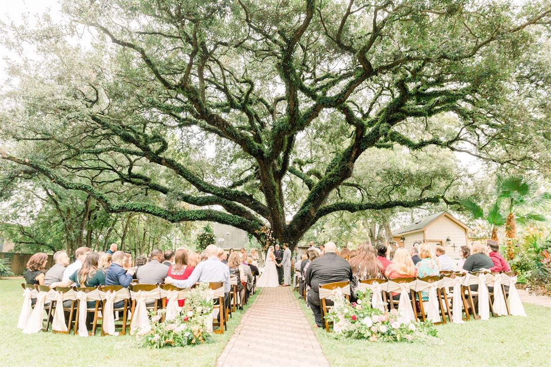 Oak Tree Manor Weddings - Spring, TX - Wedding Venue