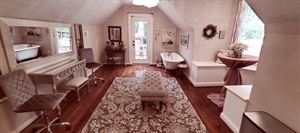 Oak Tree Manor Weddings - Spring, TX - Wedding Venue