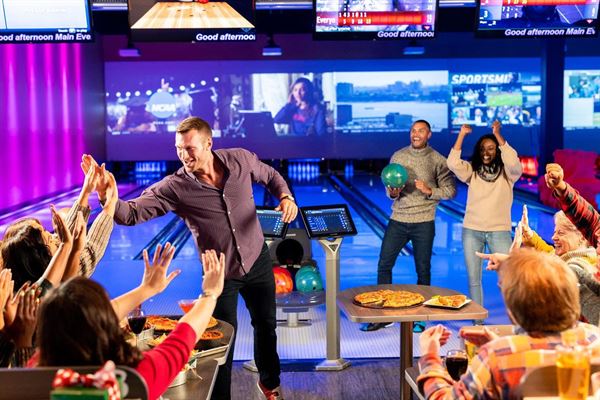 Main Event Chesterfield - Chesterfield, MO - Party Venue