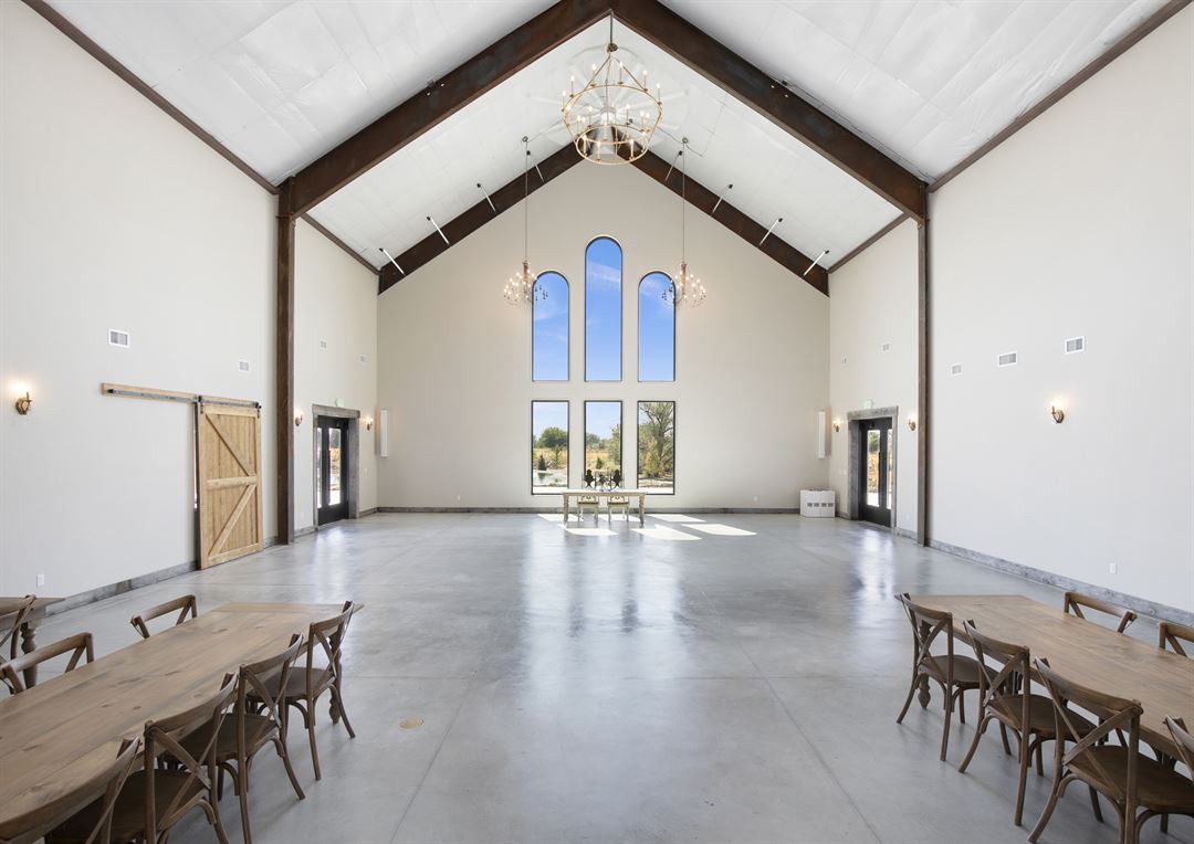 Rustic Daisy Event Barn - Nampa, ID - Wedding Venue