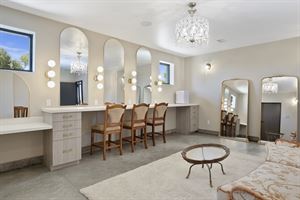 Rustic Daisy Event Barn - Nampa, ID - Wedding Venue