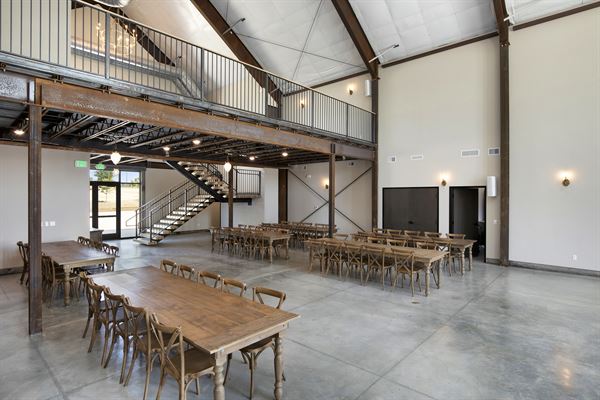 Rustic Daisy Event Barn - Nampa, ID - Wedding Venue