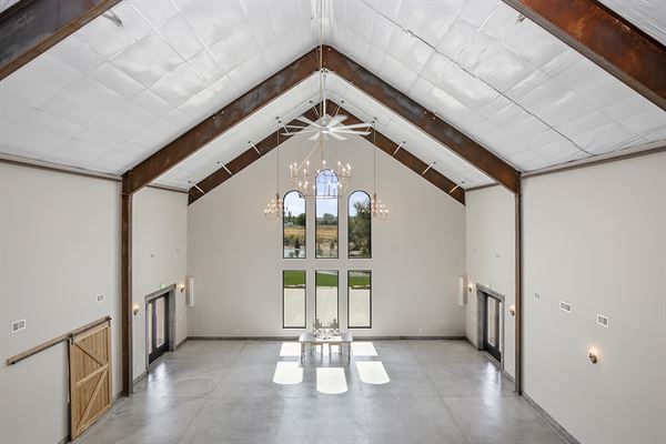 Rustic Daisy Event Barn - Nampa, ID - Wedding Venue