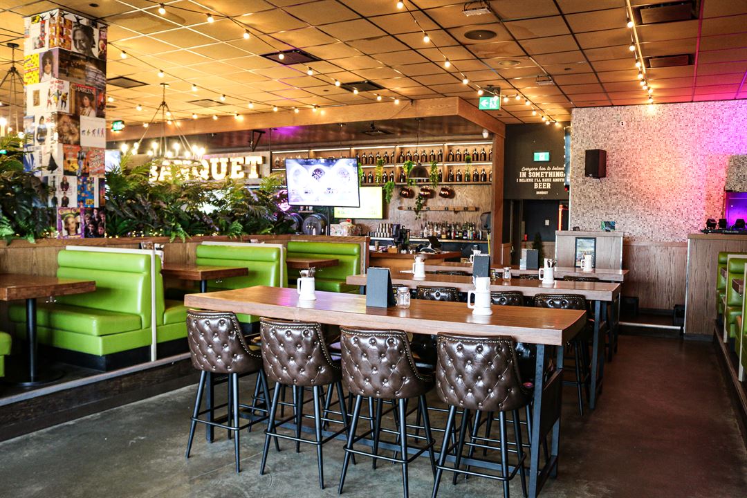 The Banquet Bar - University District - Calgary, AB - Party Venue