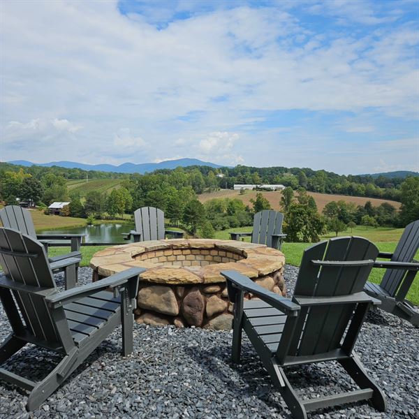 The Overlook at KC Bison Ranch - Dahlonega, GA - Wedding Venue