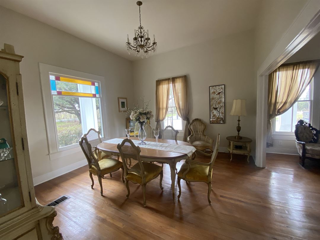 The Melady House Venue - Alexandria, LA - Wedding Venue