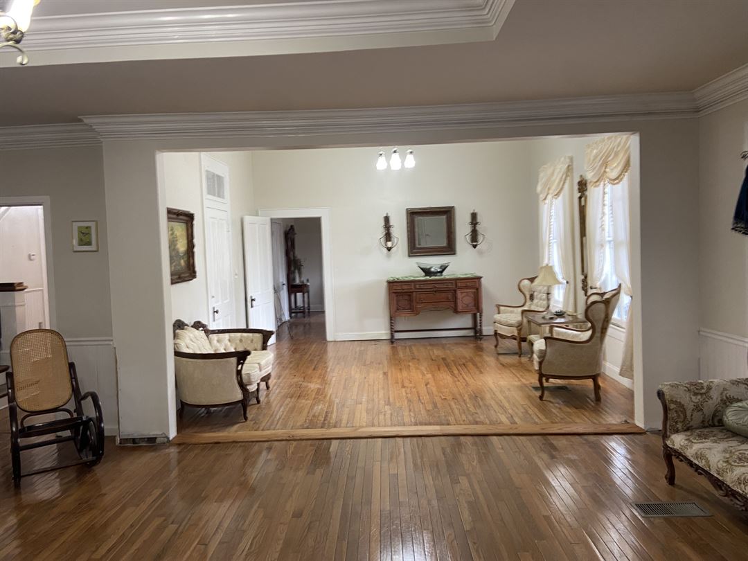 The Melady House Venue - Alexandria, LA - Wedding Venue