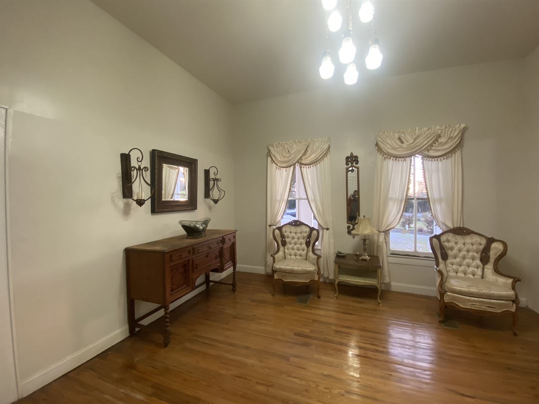 The Melady House Venue - Alexandria, LA - Wedding Venue