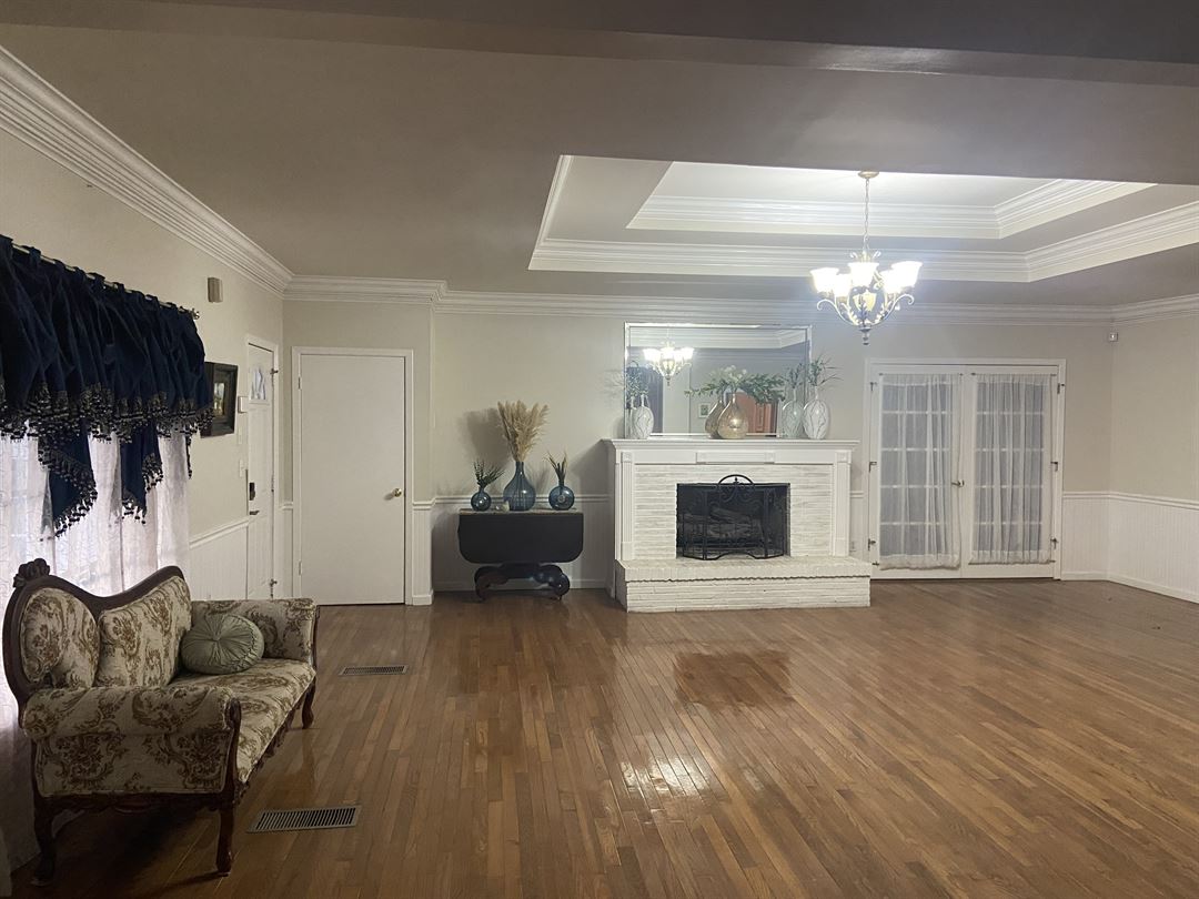 The Melady House Venue - Alexandria, LA - Wedding Venue